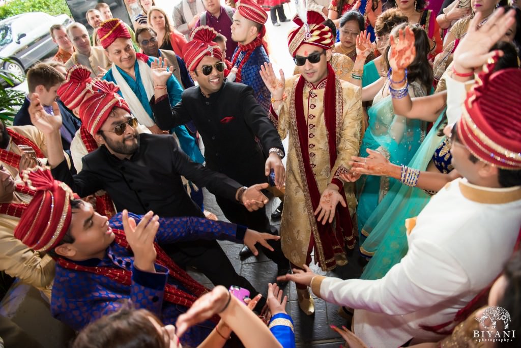 Epic Punjabi Wedding Photos – Hotel Derek, Houston, TX | Indian Wedding Photo & Cinema